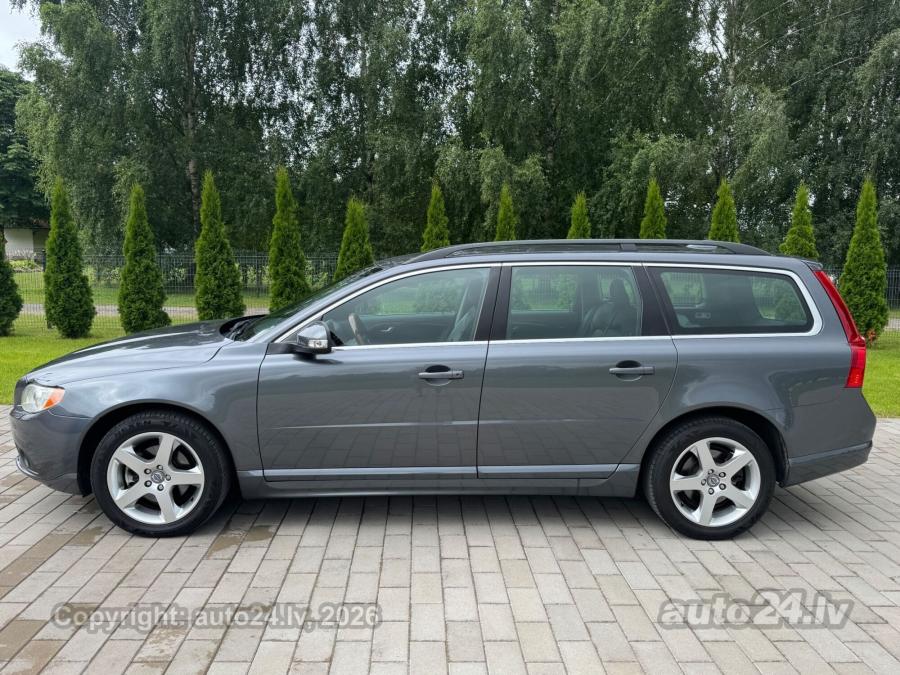 Black Volvo V70 2010 in Tartu, with an engine capacity of 2.00 L and mileage of 229 thousand km for 6690 €, photo 12 on AUTOMOTO.COM.LV