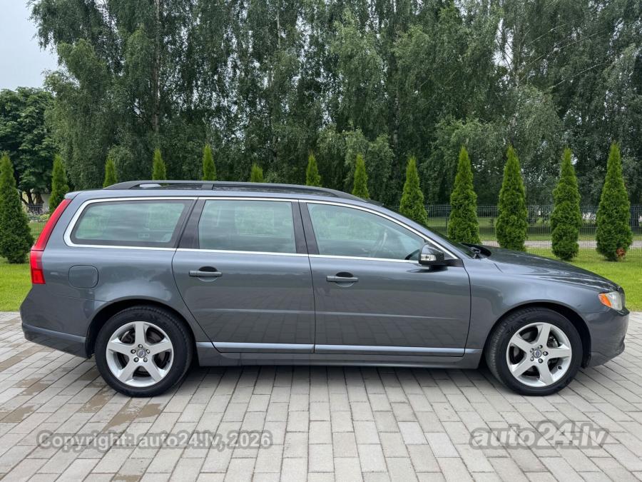 Black Volvo V70 2010 in Tartu, with an engine capacity of 2.00 L and mileage of 229 thousand km for 6690 €, photo 13 on AUTOMOTO.COM.LV