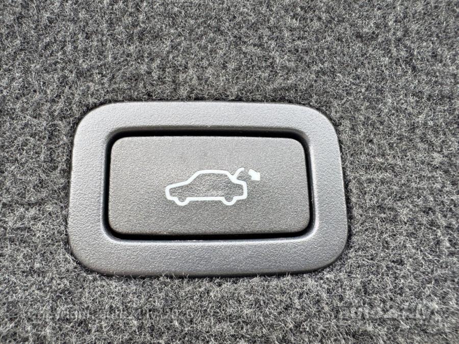Black Volvo V70 2010 in Tartu, with an engine capacity of 2.00 L and mileage of 229 thousand km for 6690 €, photo 20 on AUTOMOTO.COM.LV