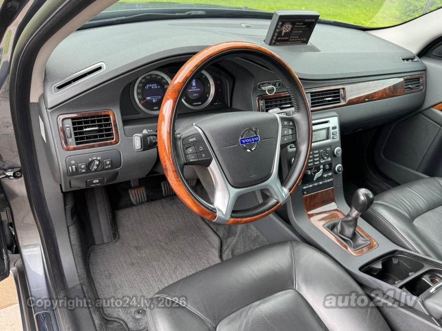 Black Volvo V70 2010 in Tartu, with an engine capacity of 2.00 L and mileage of 229 thousand km for 6690 €, photo 22 on AUTOMOTO.COM.LV