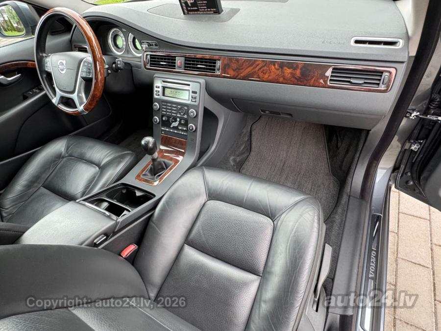 Black Volvo V70 2010 in Tartu, with an engine capacity of 2.00 L and mileage of 229 thousand km for 6690 €, photo 23 on AUTOMOTO.COM.LV