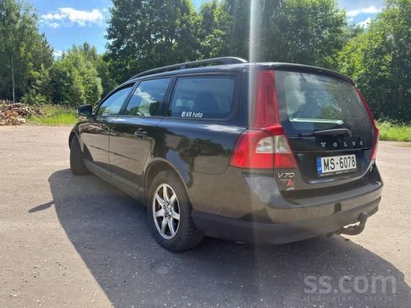 Black Volvo V70 2010 in Tukums, with an engine capacity of 2.00 L and mileage of 329 thousand km for 3800 €, photo 3 on AUTOMOTO.COM.LV