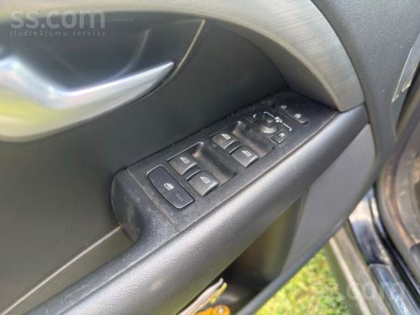 Black Volvo V70 2010 in Tukums, with an engine capacity of 2.00 L and mileage of 329 thousand km for 3800 €, photo 9 on AUTOMOTO.COM.LV