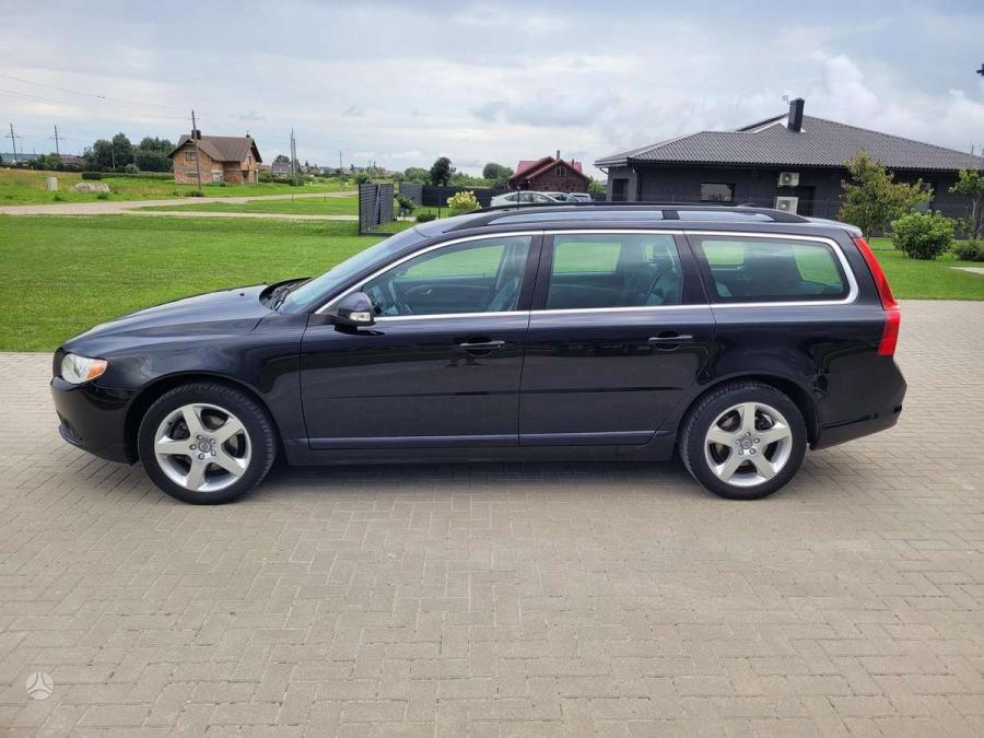 Melns Volvo V70 2010 Raseiniai, ar dzinēja tilpumu 2.00 L un nobraukumu 318 tūkst. km par 2999 €, foto 3 vietnē AUTOMOTO.COM.LV