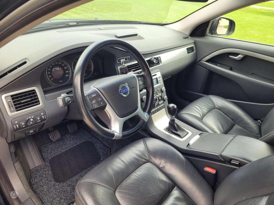 Melns Volvo V70 2010 Raseiniai, ar dzinēja tilpumu 2.00 L un nobraukumu 318 tūkst. km par 2999 €, foto 11 vietnē AUTOMOTO.COM.LV