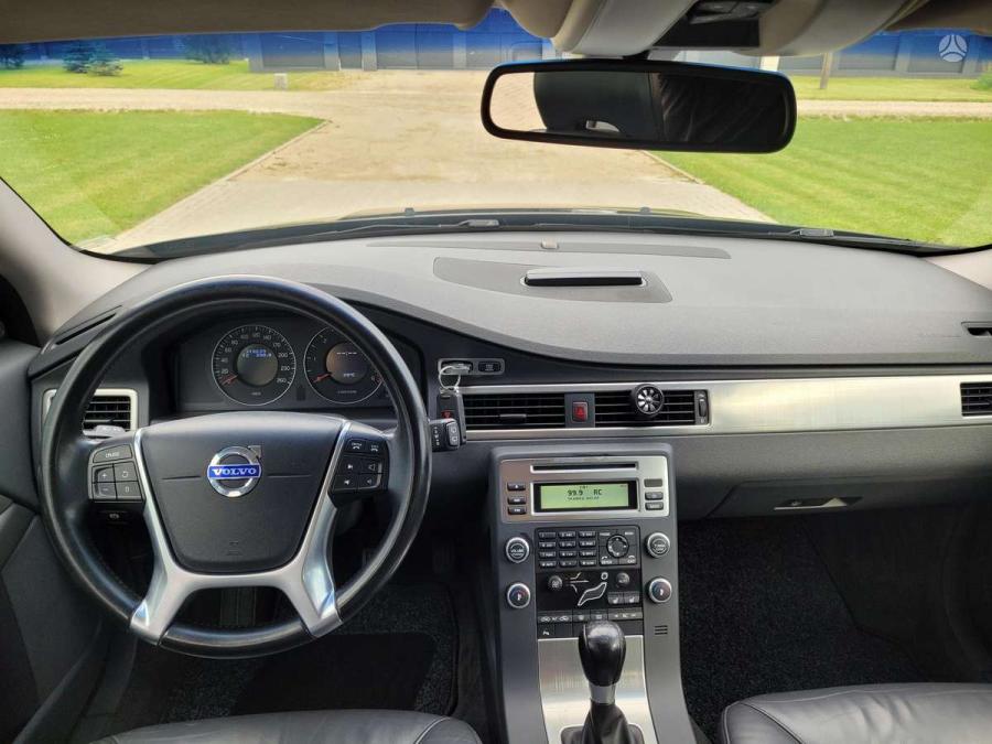 Melns Volvo V70 2010 Raseiniai, ar dzinēja tilpumu 2.00 L un nobraukumu 318 tūkst. km par 2999 €, foto 14 vietnē AUTOMOTO.COM.LV