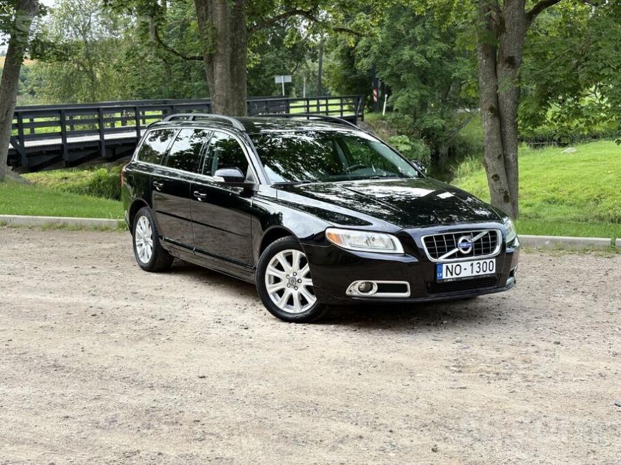 Melns Volvo V70 2010 Tukums, ar dzinēja tilpumu 2.40 L un nobraukumu 394 tūkst. km par 5500 €, foto 1 vietnē AUTOMOTO.COM.LV