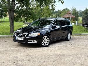 Melns Volvo V70 2010 Tukums, ar dzinēja tilpumu 2.40 L un nobraukumu 394 tūkst. km par 5500 €, foto 3 vietnē AUTOMOTO.COM.LV