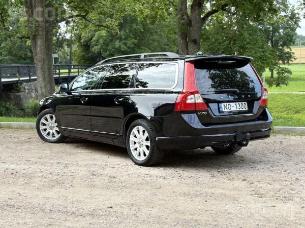 Melns Volvo V70 2010 Tukums, ar dzinēja tilpumu 2.40 L un nobraukumu 394 tūkst. km par 5500 €, foto 4 vietnē AUTOMOTO.COM.LV