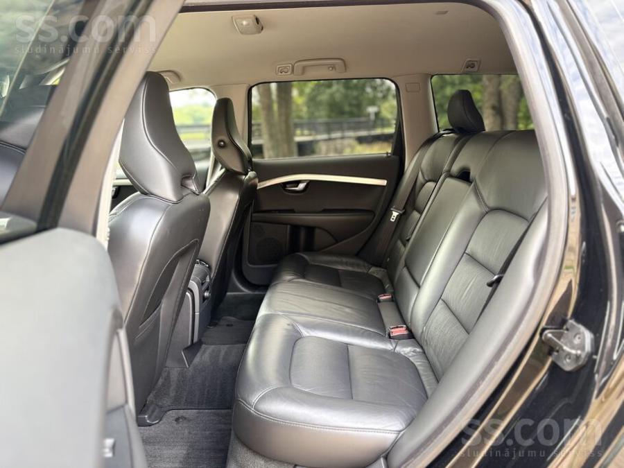 Melns Volvo V70 2010 Tukums, ar dzinēja tilpumu 2.40 L un nobraukumu 394 tūkst. km par 5500 €, foto 8 vietnē AUTOMOTO.COM.LV