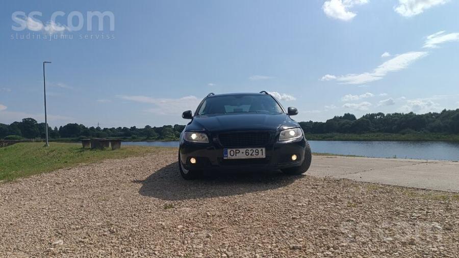 Melns Volvo V70 2010 Aizkraukle, ar dzinēja tilpumu 2.00 L un nobraukumu 262 tūkst. km par 5100 €, foto 3 vietnē AUTOMOTO.COM.LV