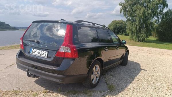 Melns Volvo V70 2010 Aizkraukle, ar dzinēja tilpumu 2.00 L un nobraukumu 262 tūkst. km par 5100 €, foto 8 vietnē AUTOMOTO.COM.LV