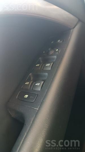 Melns Volvo V70 2010 Aizkraukle, ar dzinēja tilpumu 2.00 L un nobraukumu 262 tūkst. km par 5100 €, foto 15 vietnē AUTOMOTO.COM.LV