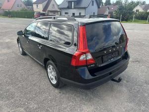 Black Volvo V70 2010 in Siauliai, with an engine capacity of 2.00 L and mileage of 280 thousand km for 3950 €, photo 8 on AUTOMOTO.COM.LV