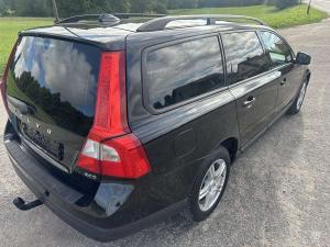 Black Volvo V70 2010 in Siauliai, with an engine capacity of 2.00 L and mileage of 280 thousand km for 3950 €, photo 13 on AUTOMOTO.COM.LV