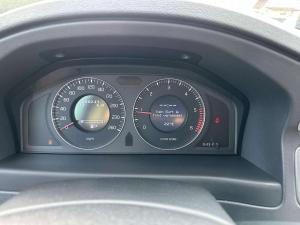 Black Volvo V70 2010 in Siauliai, with an engine capacity of 2.00 L and mileage of 280 thousand km for 3950 €, photo 18 on AUTOMOTO.COM.LV