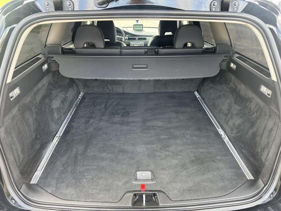 Black Volvo V70 2010 in Siauliai, with an engine capacity of 2.00 L and mileage of 280 thousand km for 3950 €, photo 21 on AUTOMOTO.COM.LV