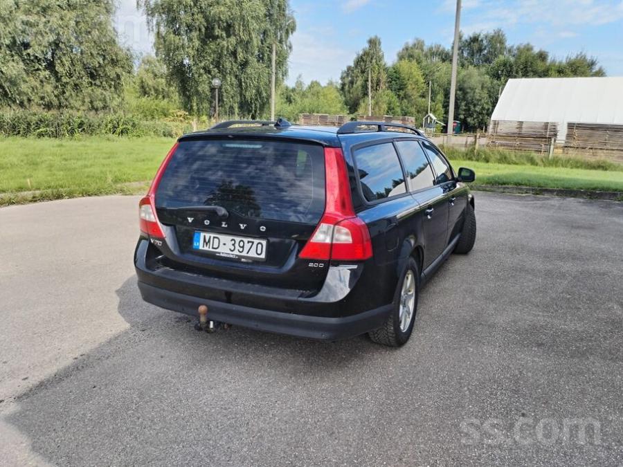 Melns Volvo V70 2010 Jelgava, ar dzinēja tilpumu 2.00 L un nobraukumu 327 tūkst. km par 3200 €, foto 3 vietnē AUTOMOTO.COM.LV