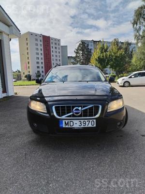 Melns Volvo V70 2010 Jelgava, ar dzinēja tilpumu 2.00 L un nobraukumu 327 tūkst. km par 3200 €, foto 6 vietnē AUTOMOTO.COM.LV