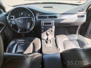 Melns Volvo V70 2010 Jelgava, ar dzinēja tilpumu 2.00 L un nobraukumu 327 tūkst. km par 3200 €, foto 14 vietnē AUTOMOTO.COM.LV