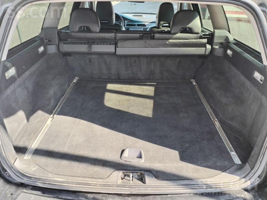 Melns Volvo V70 2010 Jelgava, ar dzinēja tilpumu 2.00 L un nobraukumu 327 tūkst. km par 3200 €, foto 17 vietnē AUTOMOTO.COM.LV