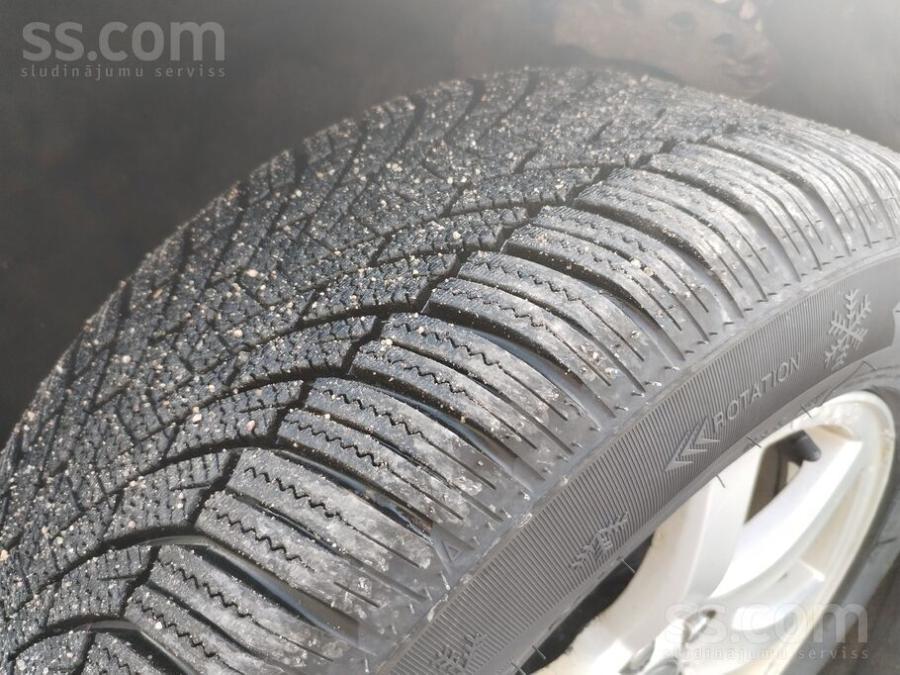 Melns Volvo V70 2010 Jelgava, ar dzinēja tilpumu 2.00 L un nobraukumu 327 tūkst. km par 3200 €, foto 20 vietnē AUTOMOTO.COM.LV