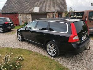 Black Volvo V70 2010 in Mazeikiai, with an engine capacity of 2.40 L and mileage of 400 thousand km for 4900 €, photo 7 on AUTOMOTO.COM.LV