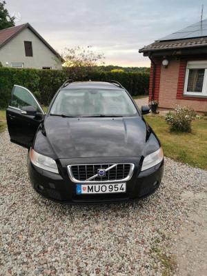 Black Volvo V70 2010 in Mazeikiai, with an engine capacity of 2.40 L and mileage of 400 thousand km for 4900 €, photo 10 on AUTOMOTO.COM.LV