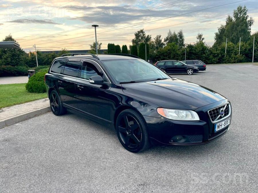 Black Volvo V70 2010 in Riga, with an engine capacity of 2.00 L and mileage of 0 thousand km for 2750 €, photo 8 on AUTOMOTO.COM.LV