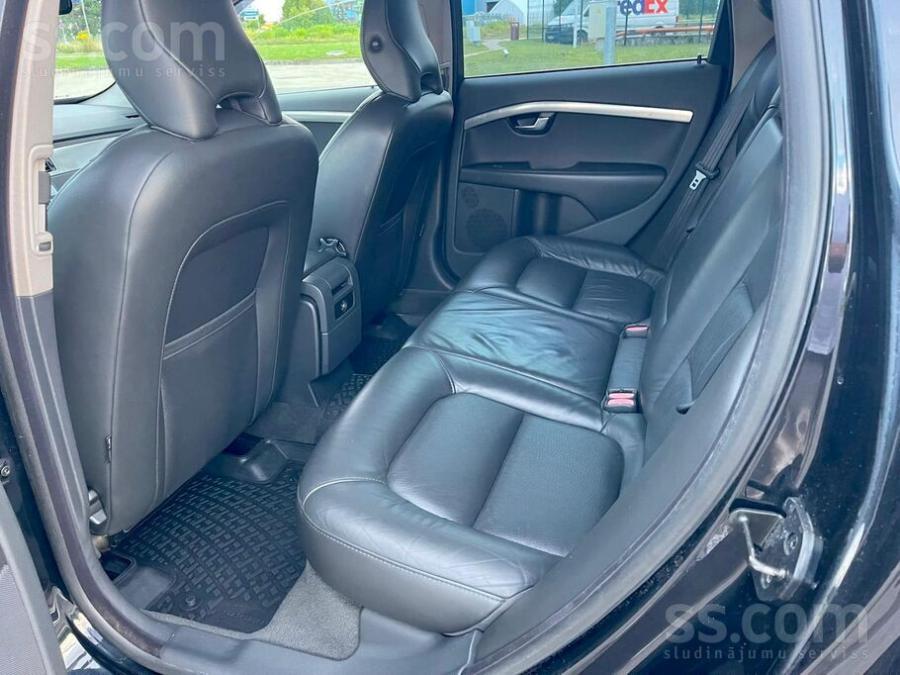 Black Volvo V70 2010 in Riga, with an engine capacity of 2.00 L and mileage of 0 thousand km for 2750 €, photo 11 on AUTOMOTO.COM.LV