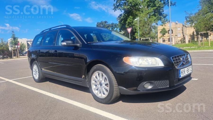 Melns Volvo V70 2010 Jelgava, ar dzinēja tilpumu 2.40 L un nobraukumu 394 tūkst. km par 3900 €, foto 4 vietnē AUTOMOTO.COM.LV