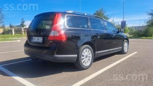 Melns Volvo V70 2010 Jelgava, ar dzinēja tilpumu 2.40 L un nobraukumu 394 tūkst. km par 3900 €, foto 5 vietnē AUTOMOTO.COM.LV