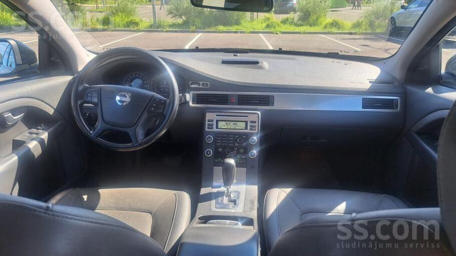 Melns Volvo V70 2010 Jelgava, ar dzinēja tilpumu 2.40 L un nobraukumu 394 tūkst. km par 3900 €, foto 8 vietnē AUTOMOTO.COM.LV