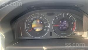 Melns Volvo V70 2010 Jelgava, ar dzinēja tilpumu 2.40 L un nobraukumu 394 tūkst. km par 3900 €, foto 11 vietnē AUTOMOTO.COM.LV