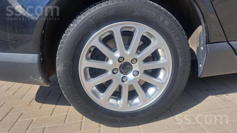 Melns Volvo V70 2010 Jelgava, ar dzinēja tilpumu 2.40 L un nobraukumu 394 tūkst. km par 3900 €, foto 13 vietnē AUTOMOTO.COM.LV