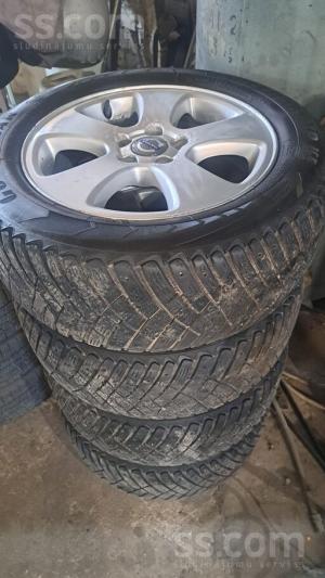 Melns Volvo V70 2010 Jelgava, ar dzinēja tilpumu 2.40 L un nobraukumu 394 tūkst. km par 3900 €, foto 16 vietnē AUTOMOTO.COM.LV