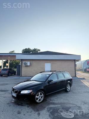 Black Volvo V70 2010 in Riga, with an engine capacity of 2.40 L and mileage of 245 thousand km for 5500 €, photo  on AUTOMOTO.COM.LV