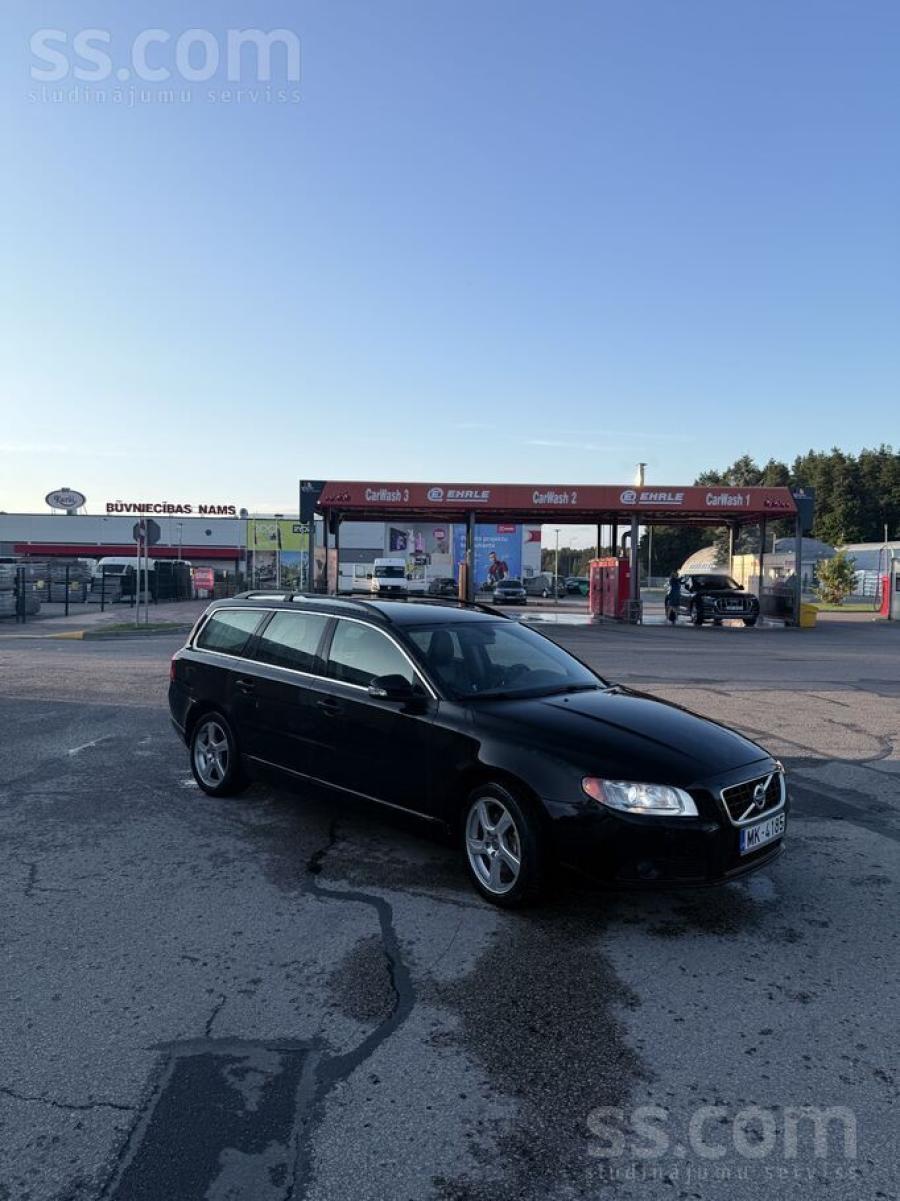 Melns Volvo V70 2010 Rīga, ar dzinēja tilpumu 2.40 L un nobraukumu 245 tūkst. km par 5500 €, foto 3 vietnē AUTOMOTO.COM.LV
