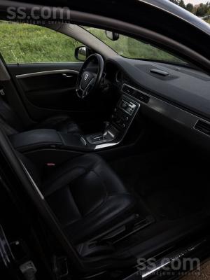 Melns Volvo V70 2010 Rīga, ar dzinēja tilpumu 2.40 L un nobraukumu 245 tūkst. km par 5500 €, foto 8 vietnē AUTOMOTO.COM.LV