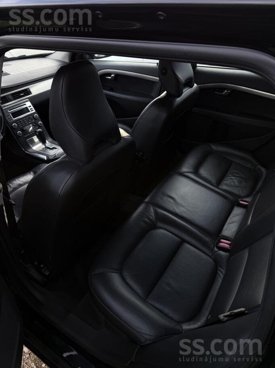 Melns Volvo V70 2010 Rīga, ar dzinēja tilpumu 2.40 L un nobraukumu 245 tūkst. km par 5500 €, foto 9 vietnē AUTOMOTO.COM.LV