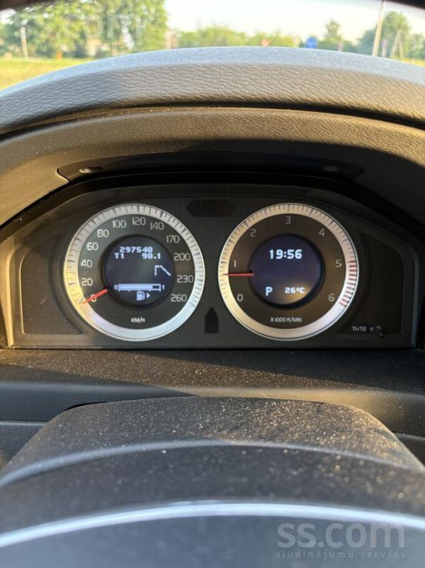 Melns Volvo V70 2010 Dobele, ar dzinēja tilpumu 2.40 L un nobraukumu 298 tūkst. km par 4900 €, foto 4 vietnē AUTOMOTO.COM.LV