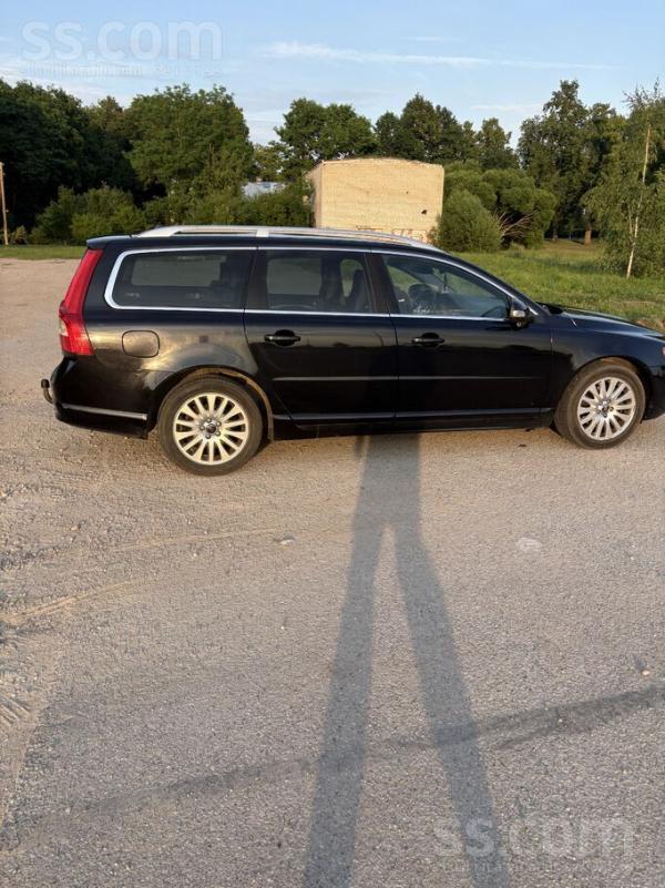 Melns Volvo V70 2010 Dobele, ar dzinēja tilpumu 2.40 L un nobraukumu 298 tūkst. km par 4900 €, foto 6 vietnē AUTOMOTO.COM.LV