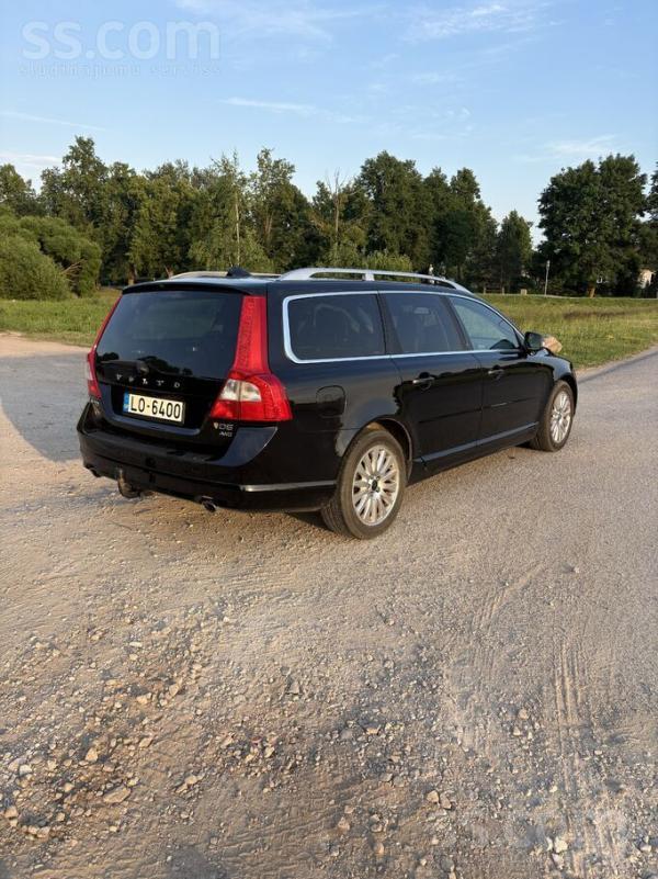 Melns Volvo V70 2010 Dobele, ar dzinēja tilpumu 2.40 L un nobraukumu 298 tūkst. km par 4900 €, foto 7 vietnē AUTOMOTO.COM.LV