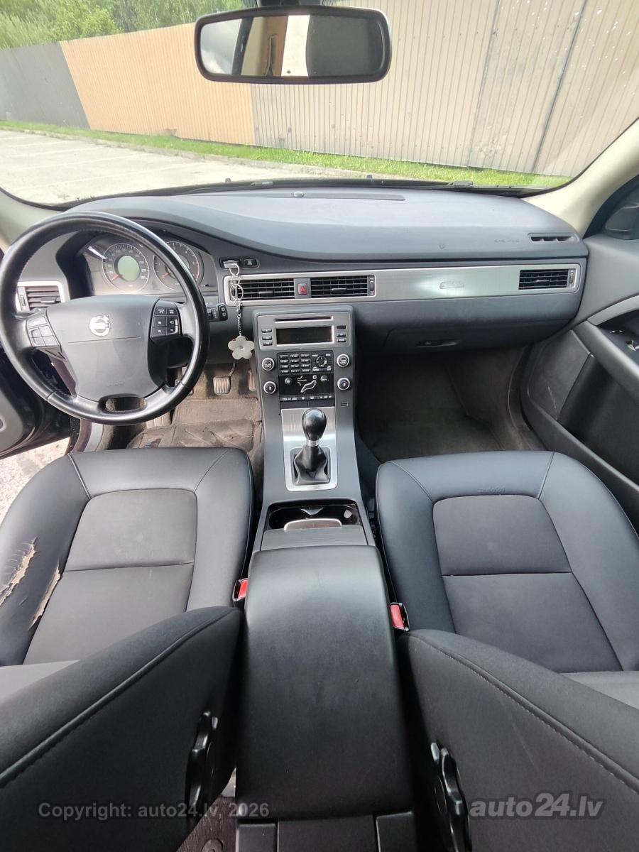 Melns Volvo V70 2010 Tallina, ar dzinēja tilpumu 2.00 L un nobraukumu 162 tūkst. km par 6800 €, foto 12 vietnē AUTOMOTO.COM.LV