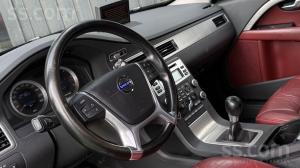 Black Volvo V70 2010 in Riga, with an engine capacity of 2.40 L and mileage of 352 thousand km for 3650 €, photo 6 on AUTOMOTO.COM.LV