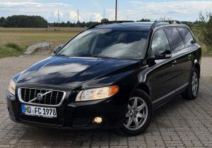 Melns Volvo V70 2010 Viļņa, ar dzinēja tilpumu 2.00 L un nobraukumu 314 tūkst. km par 3999 €, foto  vietnē AUTOMOTO.COM.LV