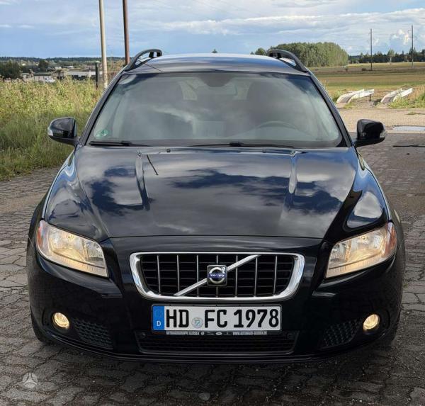 Black Volvo V70 2010 in Vilnius, with an engine capacity of 2.00 L and mileage of 314 thousand km for 3999 €, photo 8 on AUTOMOTO.COM.LV