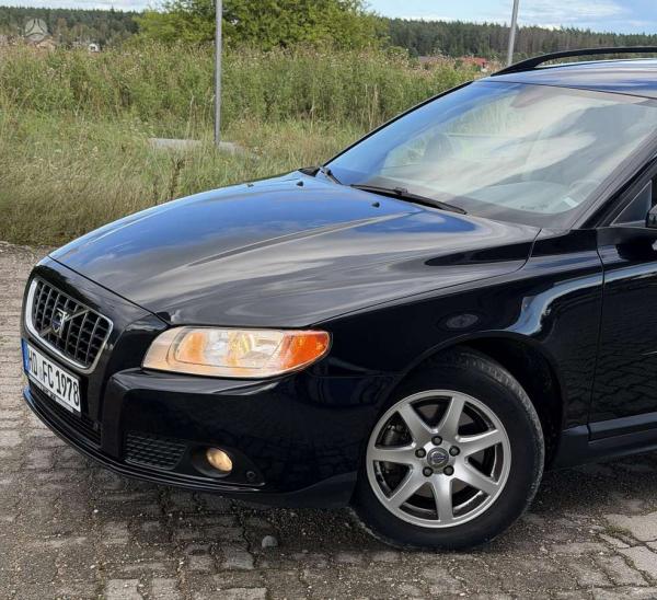 Black Volvo V70 2010 in Vilnius, with an engine capacity of 2.00 L and mileage of 314 thousand km for 3999 €, photo 9 on AUTOMOTO.COM.LV