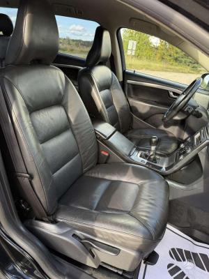 Black Volvo V70 2010 in Vilnius, with an engine capacity of 2.00 L and mileage of 314 thousand km for 3999 €, photo 15 on AUTOMOTO.COM.LV