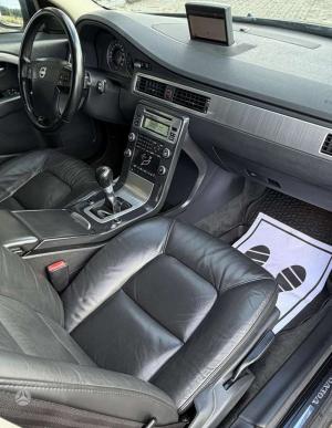 Black Volvo V70 2010 in Vilnius, with an engine capacity of 2.00 L and mileage of 314 thousand km for 3999 €, photo 19 on AUTOMOTO.COM.LV